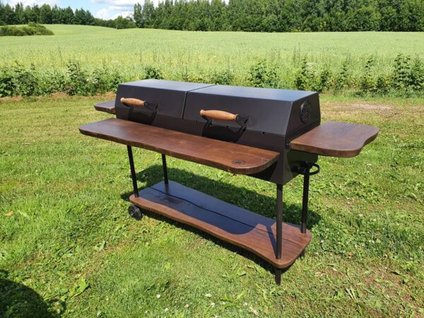 Hiiligrilli iso, kahdella hiililaatikolla